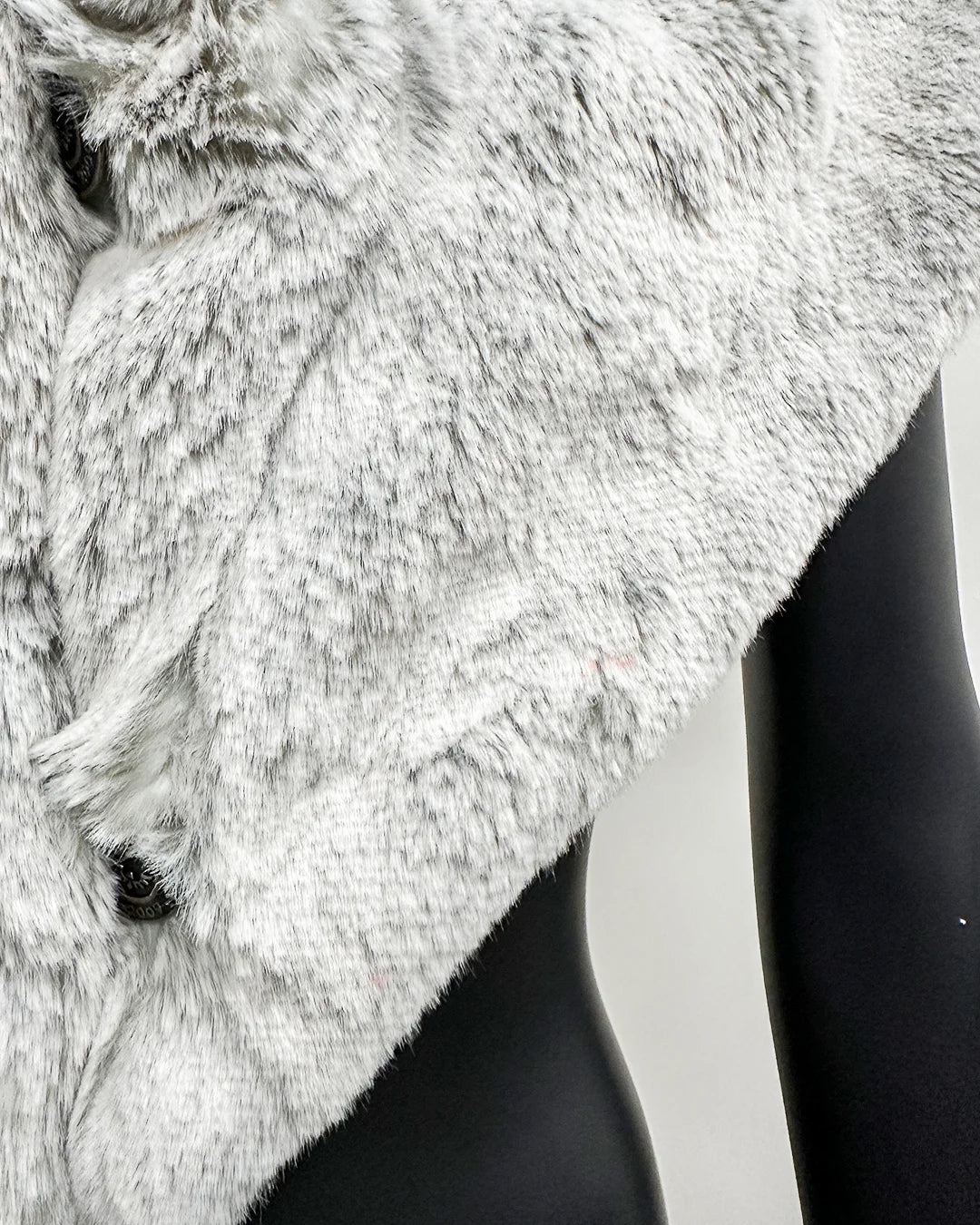 *Sample* Hooded Faux Fur Shawl | Northern Mockingbird - SpiritHoods