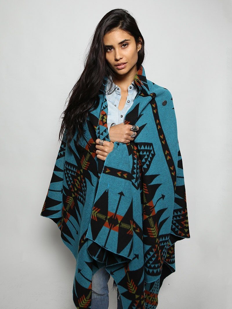 Italy Cape – Wrap Yourself in Italian Elegance and Charm - SpiritHoods